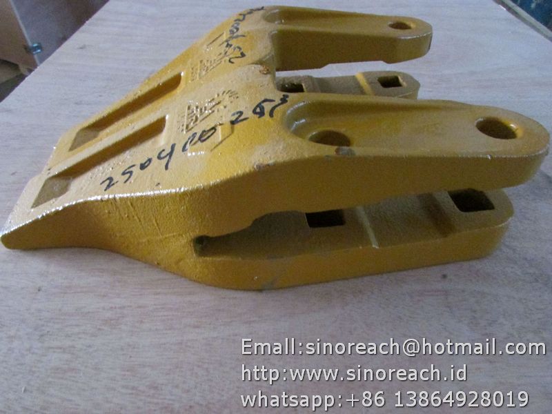 250900263 LW321F.26-1 Right bucket teeth for XCMG spare parts – Sinoreach